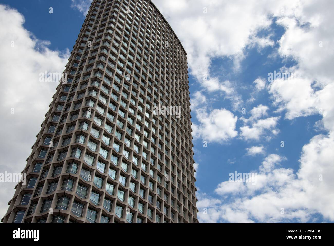 The centre point skyscraper hi-res stock photography and images - Alamy