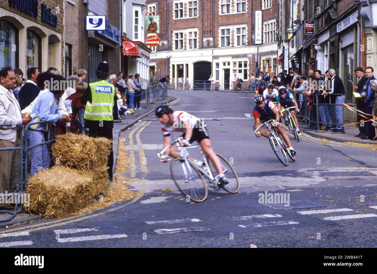 International cycle racing in Kettering Town centre in 1986 Stock Photo ...
