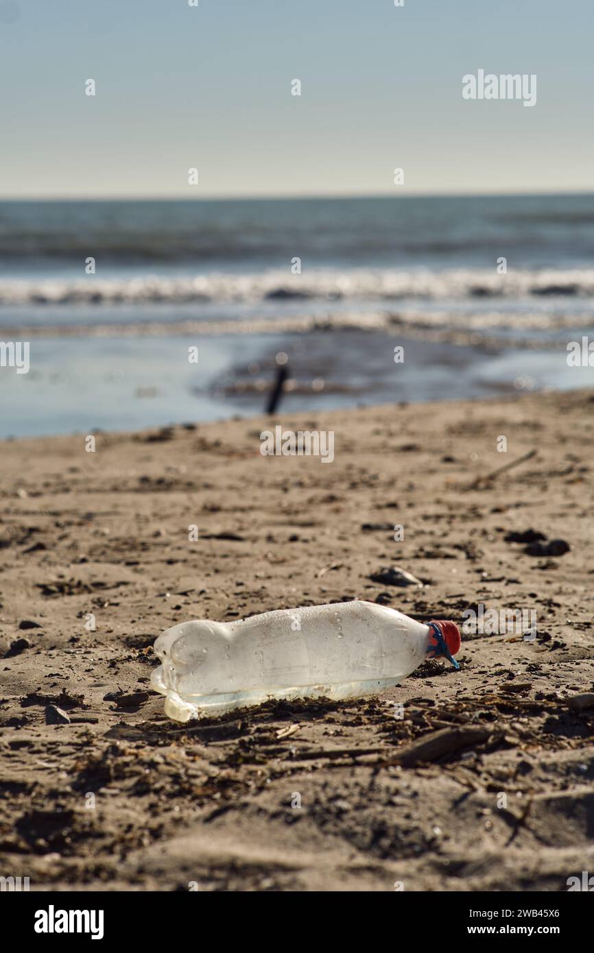 plastic trash on the beach Stock Photo - Alamy
