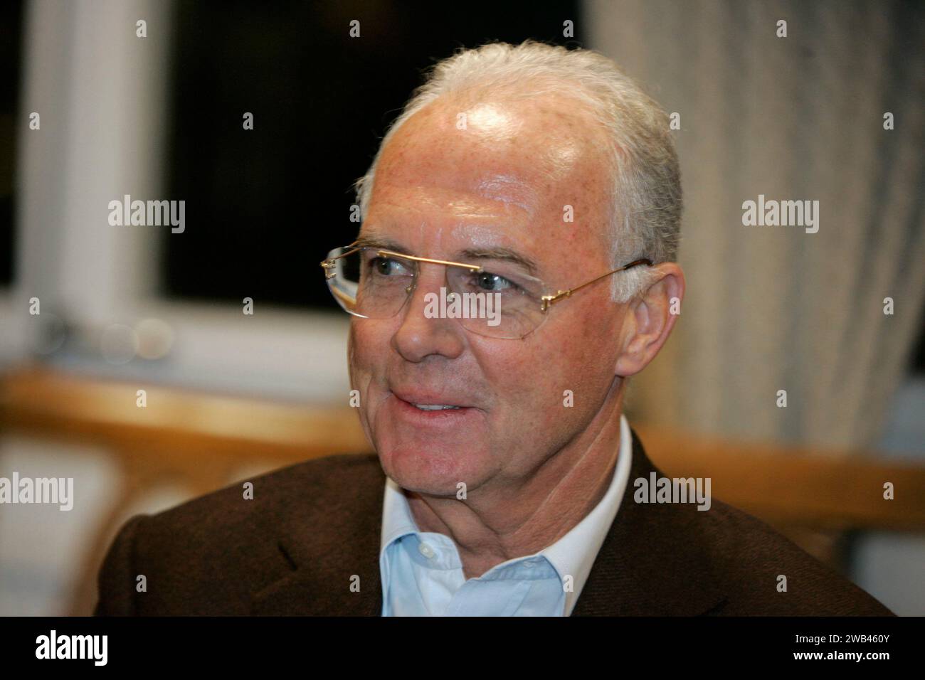 FILE PICTRE 2005-11-30 Fomer German soccer player Franz Beckenbauer ...