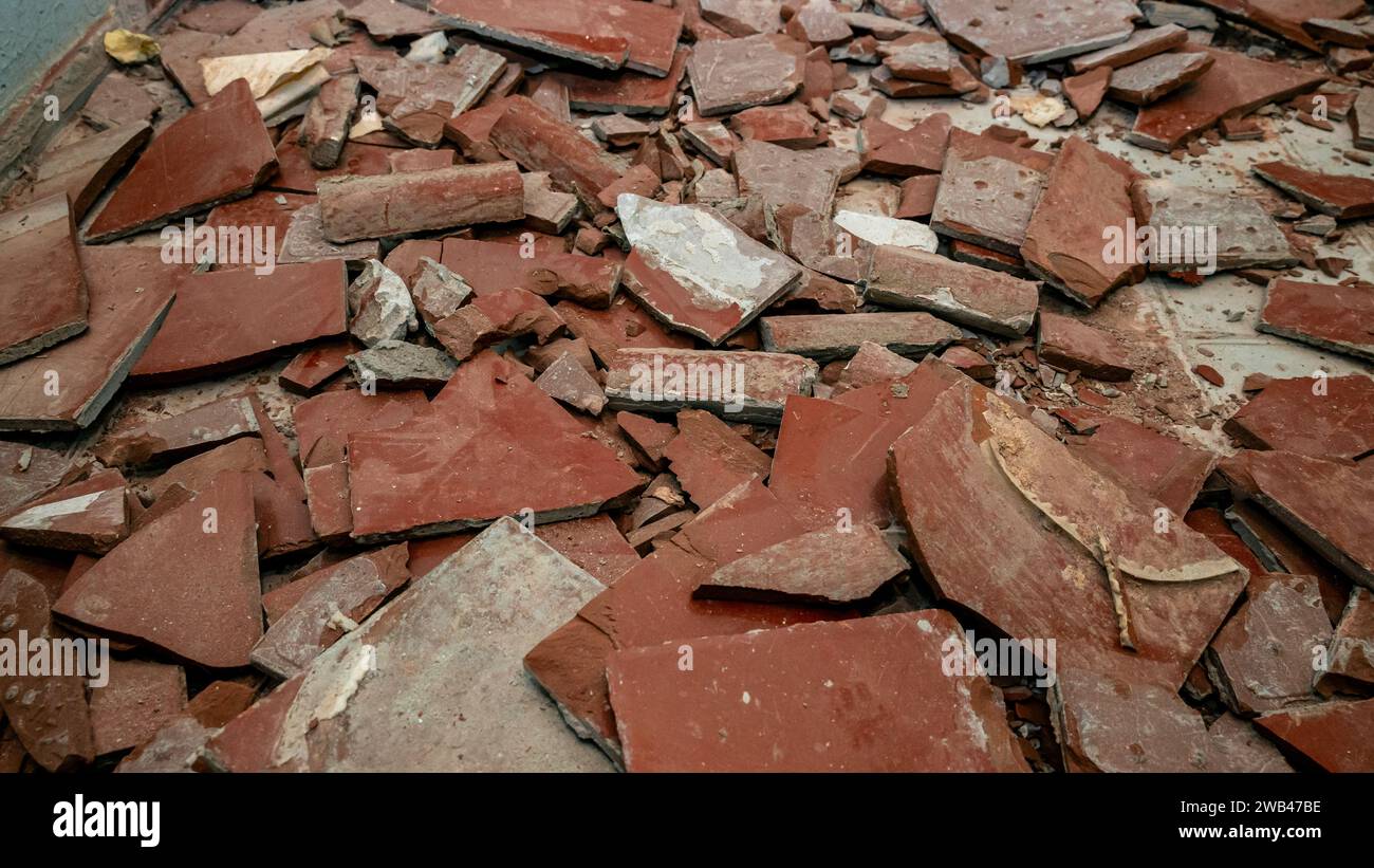 Broken tile symbolism hi-res stock photography and images - Alamy
