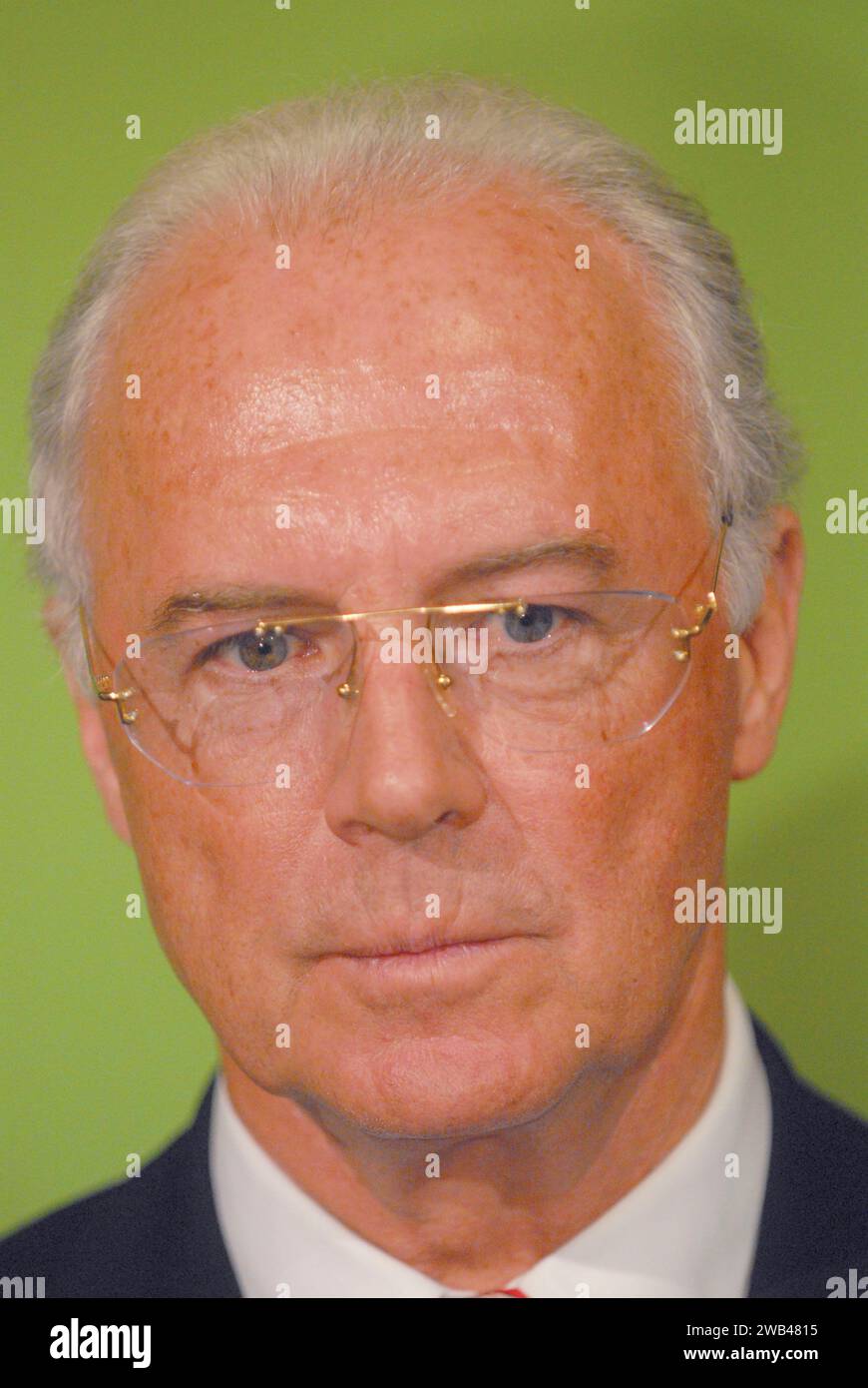 ***JANUARY 30, 2006, FILE PHOTO*** Legendary German footballer and ...