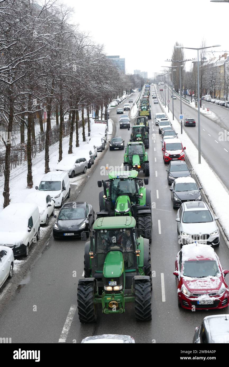 Farmers' protest in whole Germany. 5.500 tractors crossing Munichs main ...