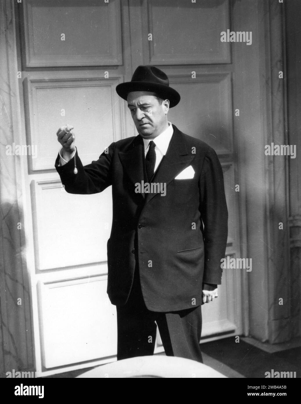 Les Perles de la couronne The Pearls of the Crown Year : 1937 France ...