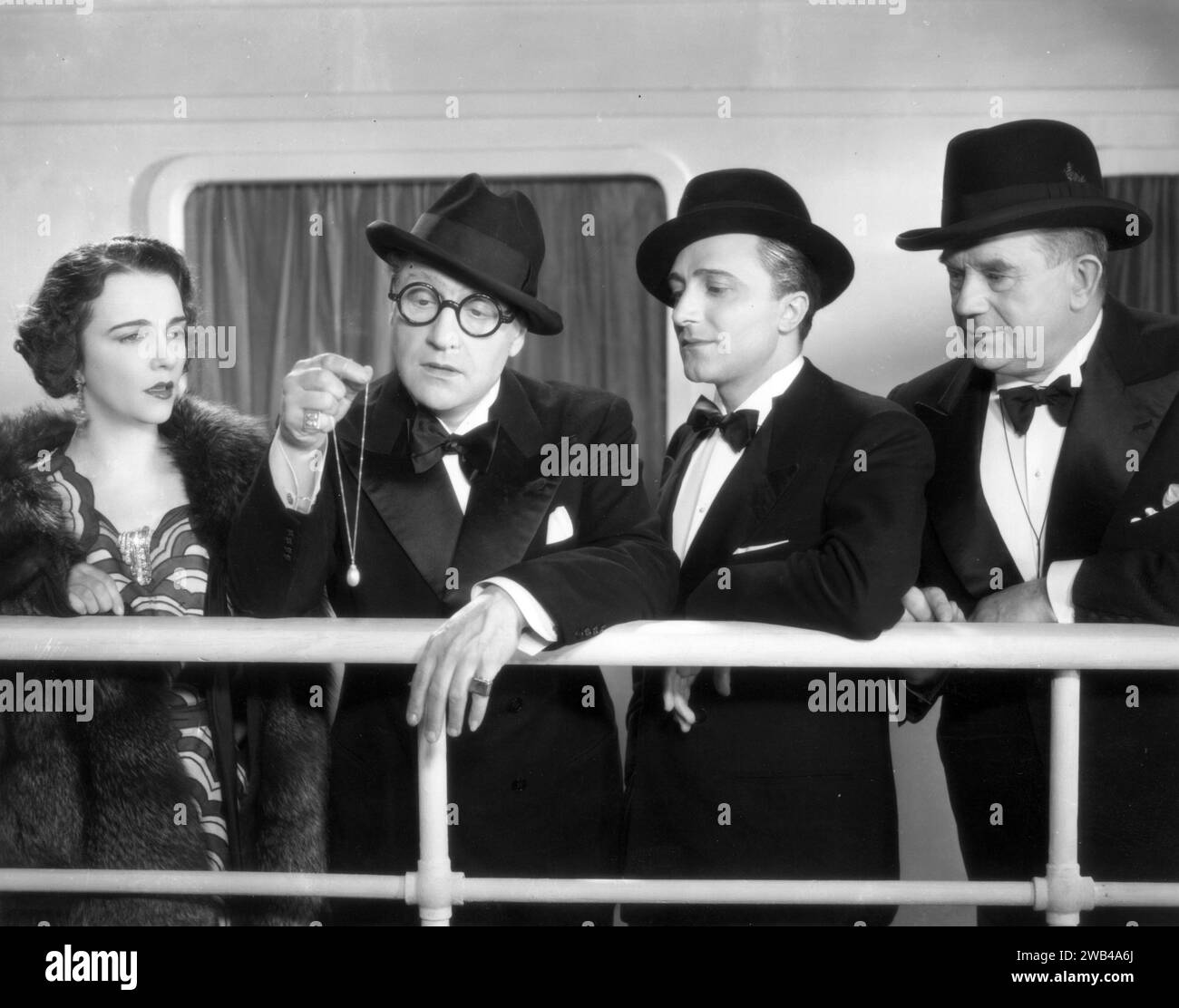 Les Perles de la couronne The Pearls of the Crown Year : 1937 France ...