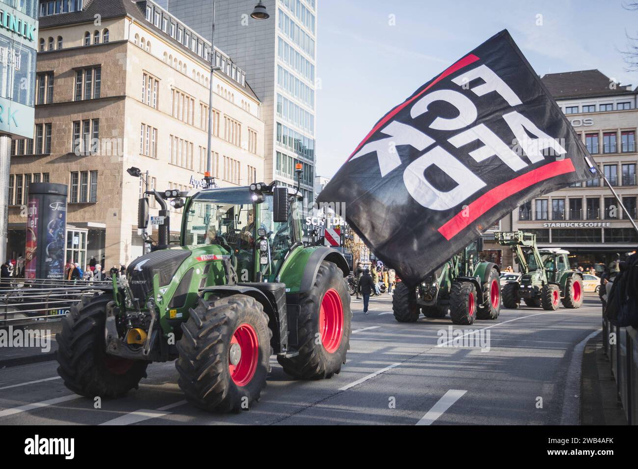 Bauernproteste, Bauern-Proteste in Köln, 08.01.2024 Teilnehmer der ...