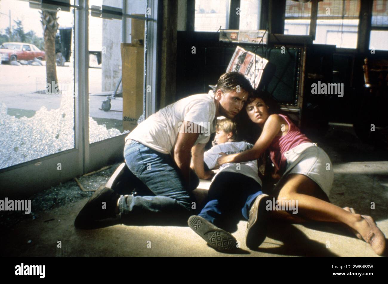 Maximum Overdrive Year : 1986 USA Director : Stephen King Emilio ...