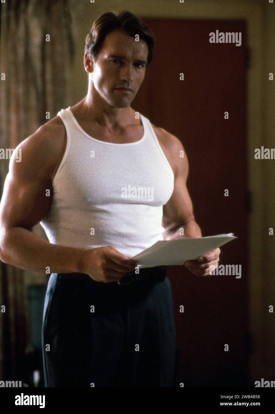 Fbi agent 1980s hi-res stock photography and images - Alamy