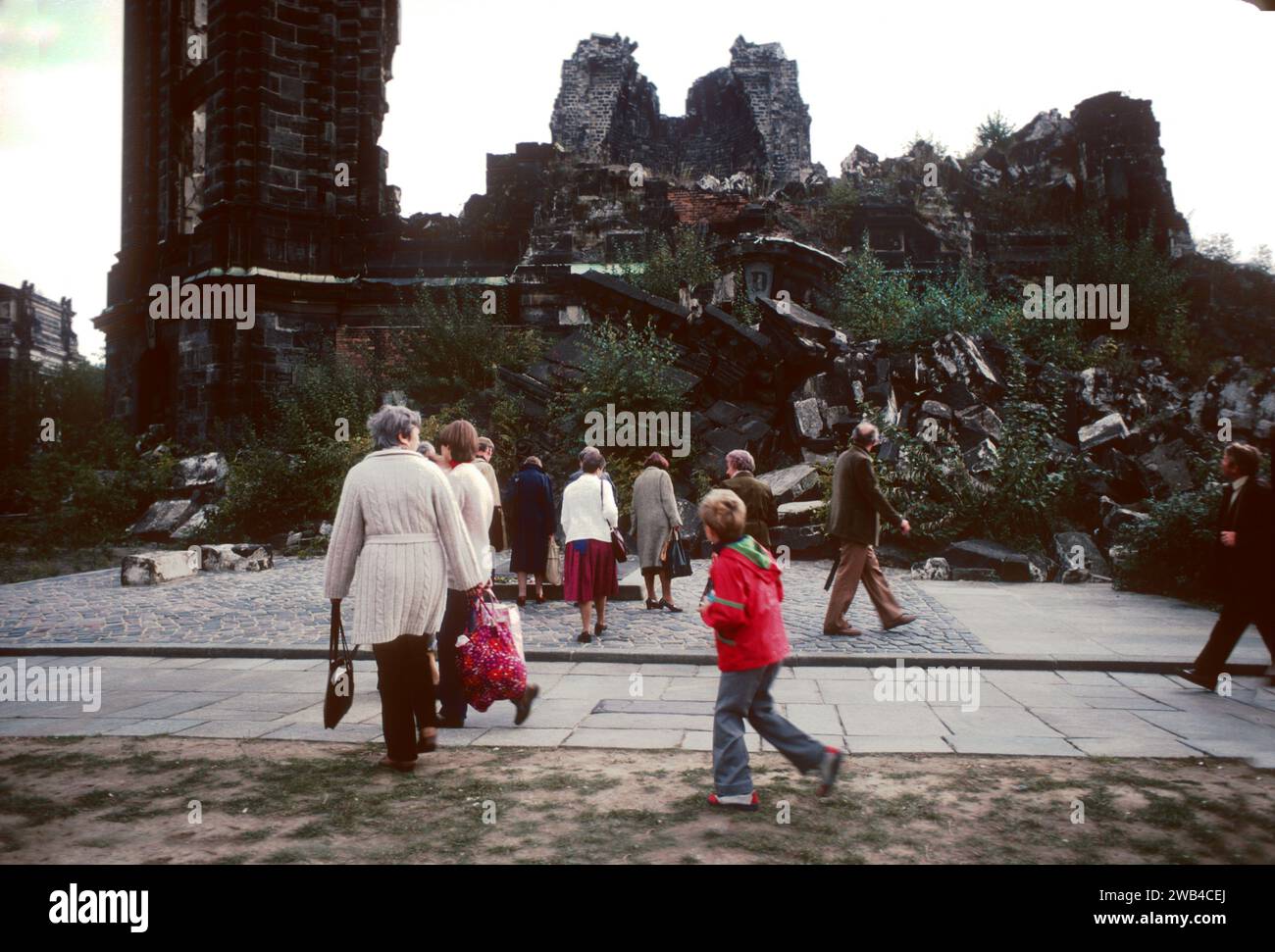 War damaged architecture hi-res stock photography and images - Alamy