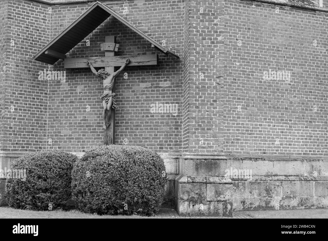 Gable roof house in Black and White Stock Photos & Images - Alamy