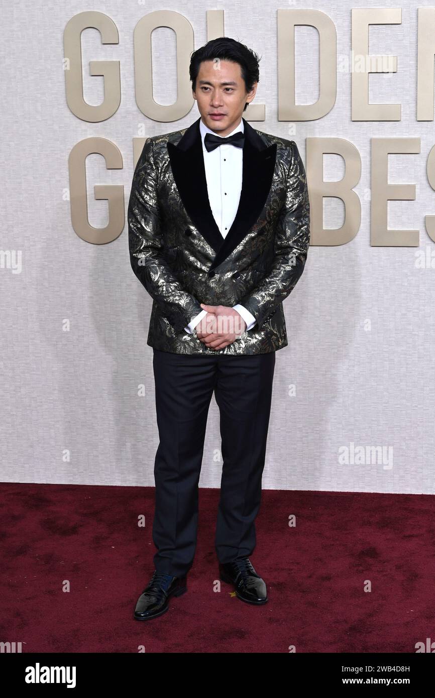 Teo Yoo bei der Verleihung der 81. Golden Globe Awards im Beverly ...