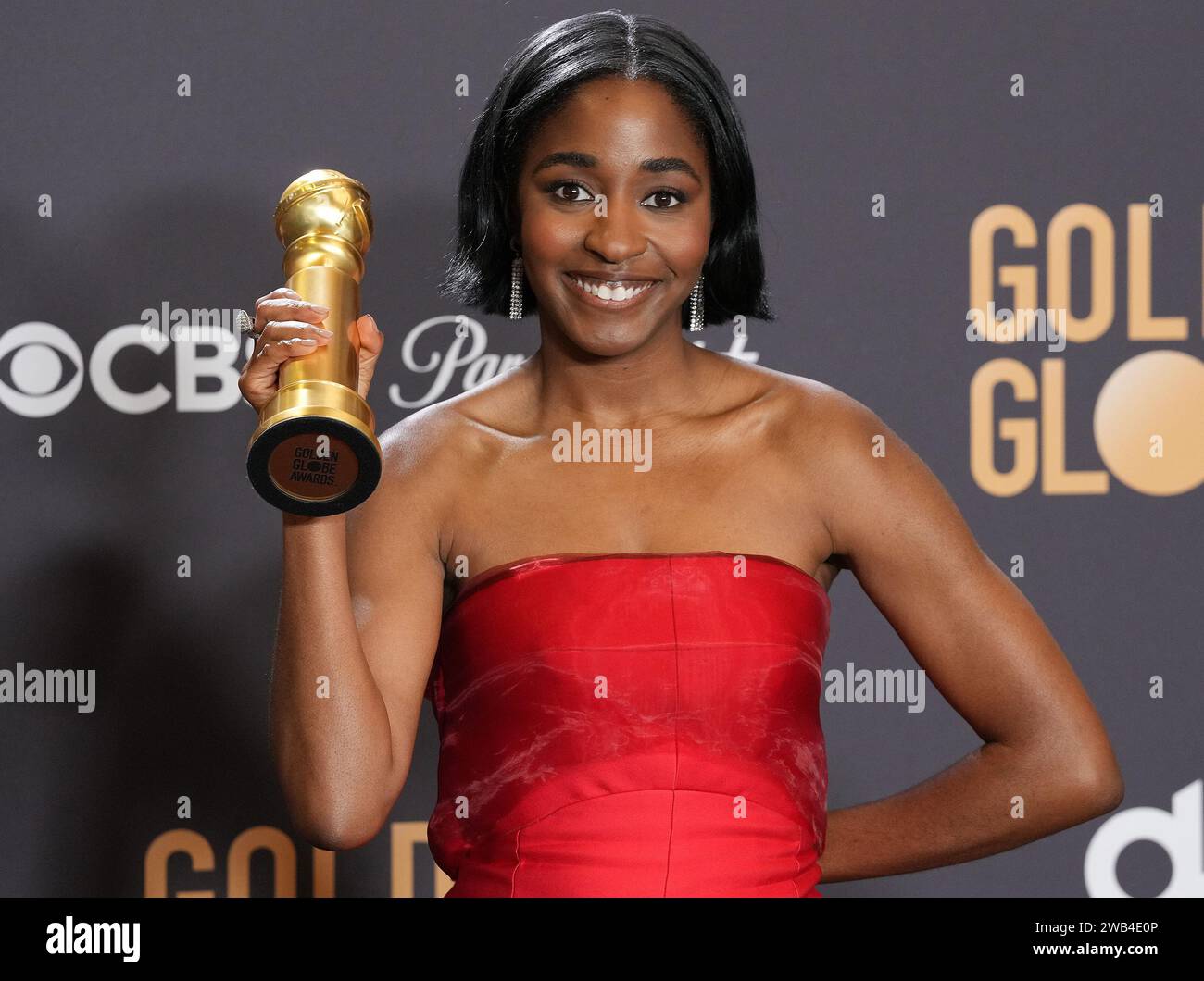 Los Angeles, USA. 07th Jan, 2024. Ayo Edebiri poses with the award for ...
