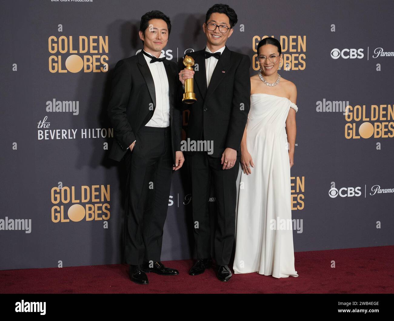 Los Angeles, USA. 07th Jan, 2024. (L-R) Steven Yeun, Writer/Director Lee Sung who won for Best ...