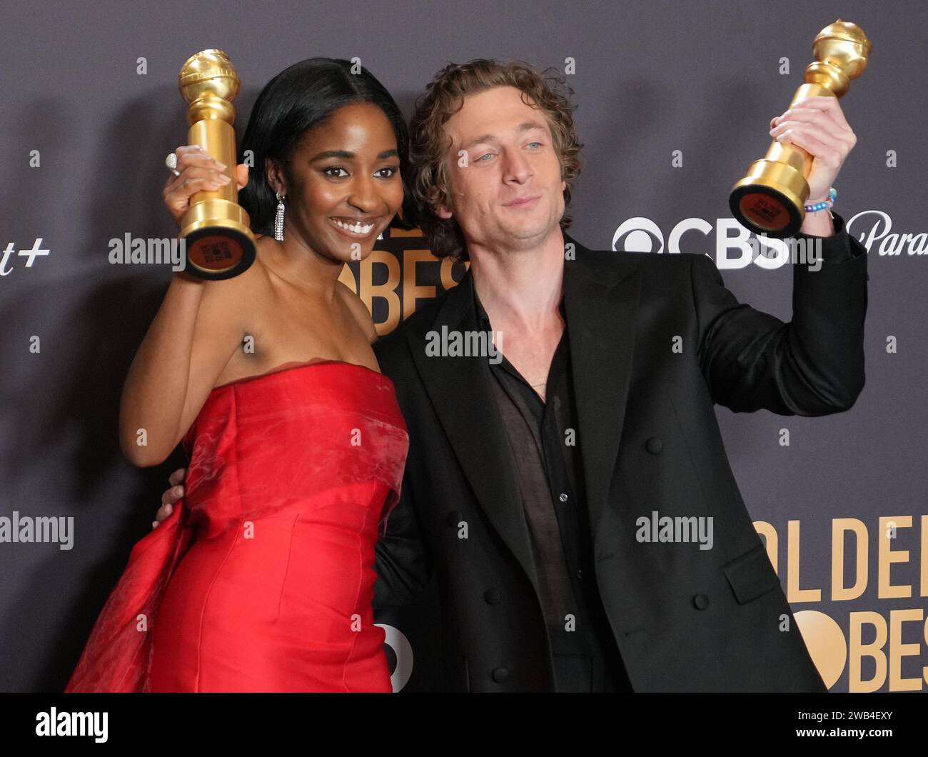 Los Angeles, USA. 07th Jan, 2024. (L-R) Ayo Edebiri poses with the ...