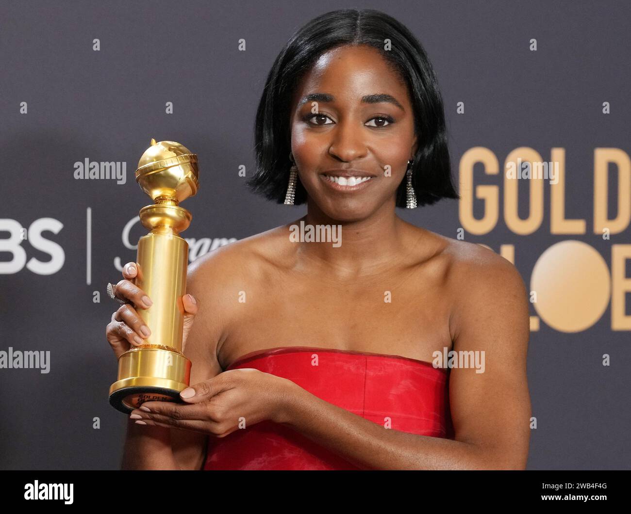 Los Angeles, USA. 07th Jan, 2024. Ayo Edebiri poses with the award for ...