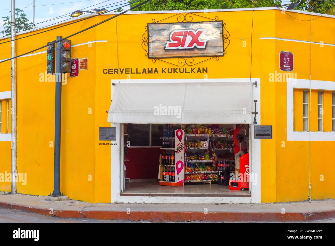Convenience store, Merida Mexico Stock Photo - Alamy