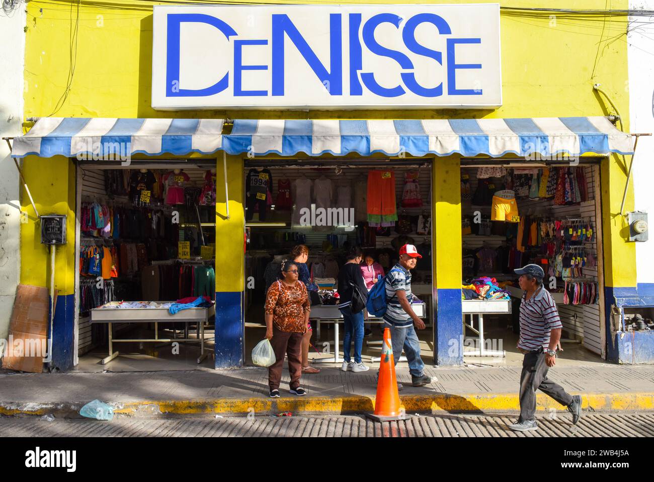 Storefront, Downtown Merida, Mexico Stock Photo - Alamy