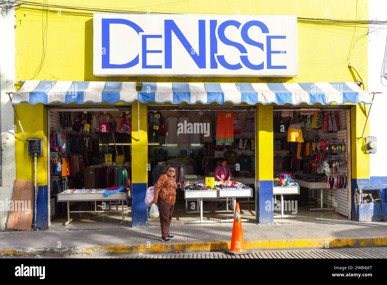 Storefront, Downtown Merida, Mexico Stock Photo - Alamy