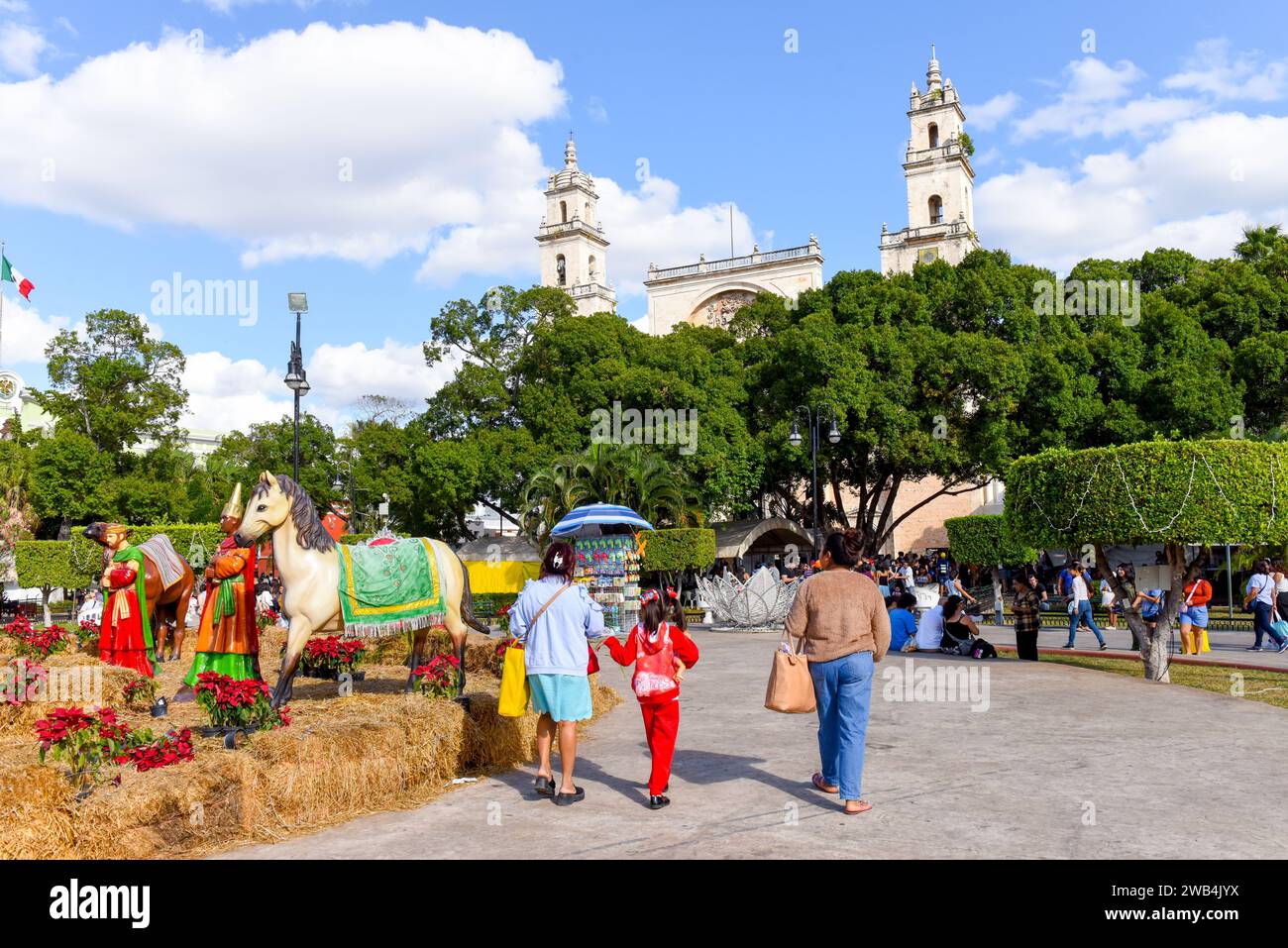 People, Plaza Grande, during Christmas time, Historic centre, Merida ...
