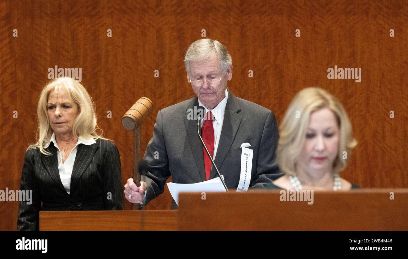 Rep. Francis Thompson gavels in to start legislative Inauguration Day ...