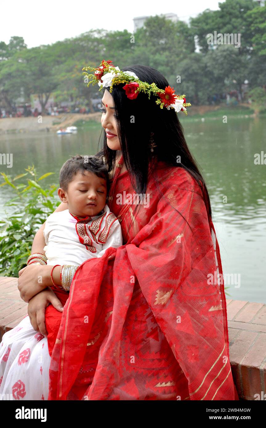 Portrait of a mother and child during the New year celebrations ...