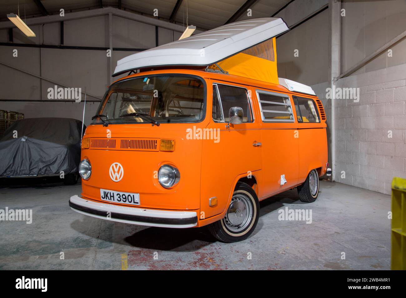 1973 VW Bay Window Westphalia pop top Type 2 camper Stock Photo - Alamy