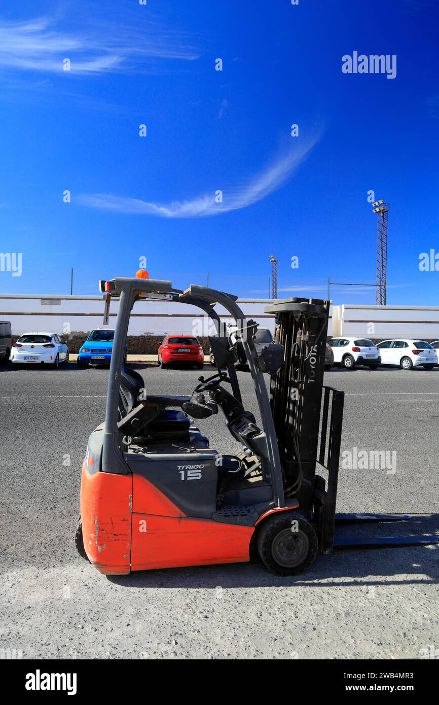 Roadside lift hi-res stock photography and images - Alamy