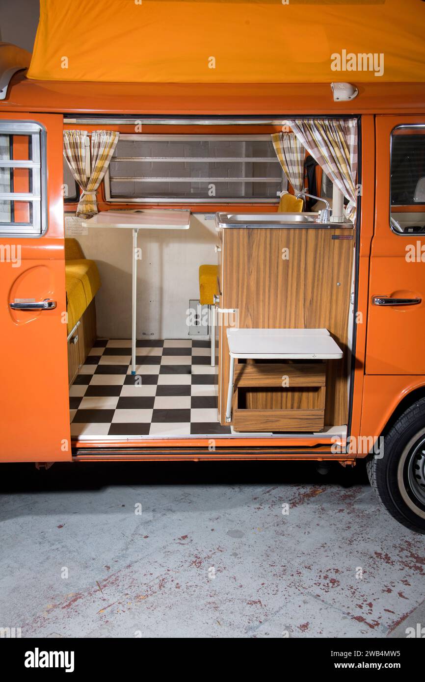 Pop top vw camper hi-res stock photography and images - Alamy