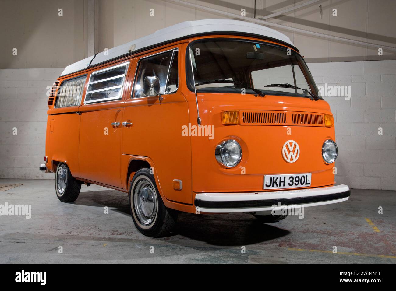 1973 VW Bay Window Westphalia pop top Type 2 camper Stock Photo - Alamy
