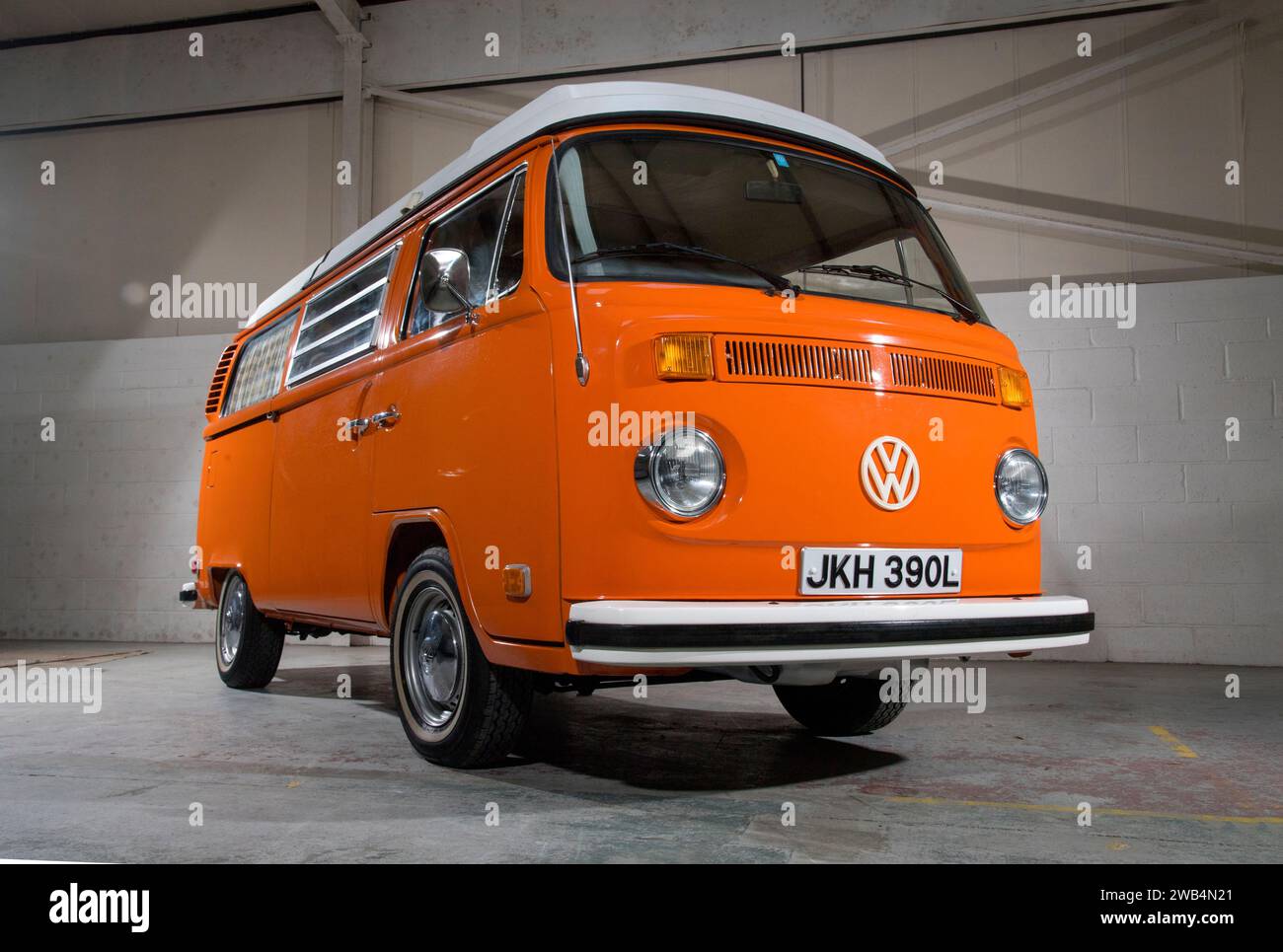 1973 VW Bay Window Westphalia pop top Type 2 camper Stock Photo - Alamy
