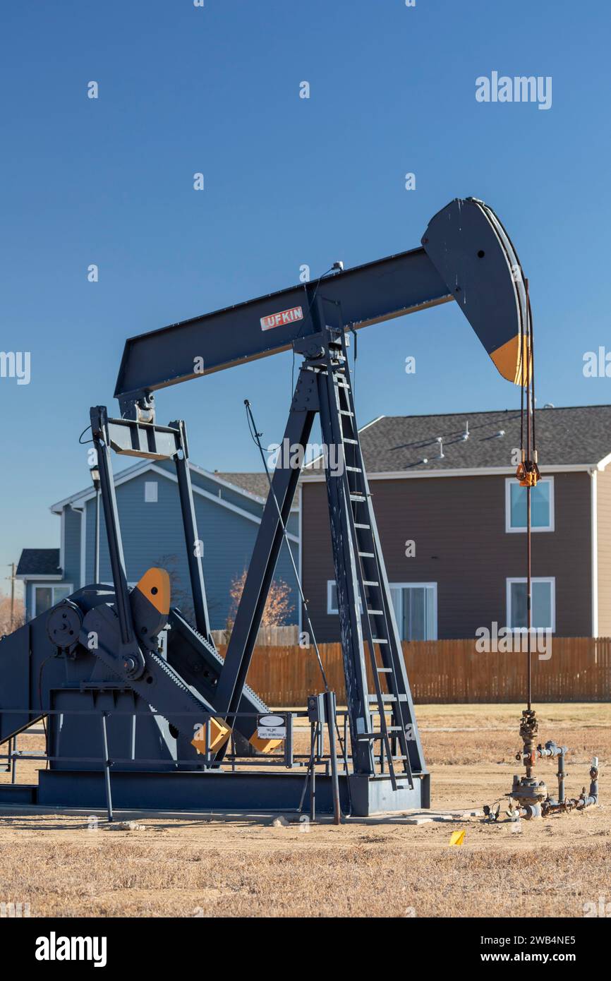 Frederick, Colorado - An oil well near a housing subdivision on ...