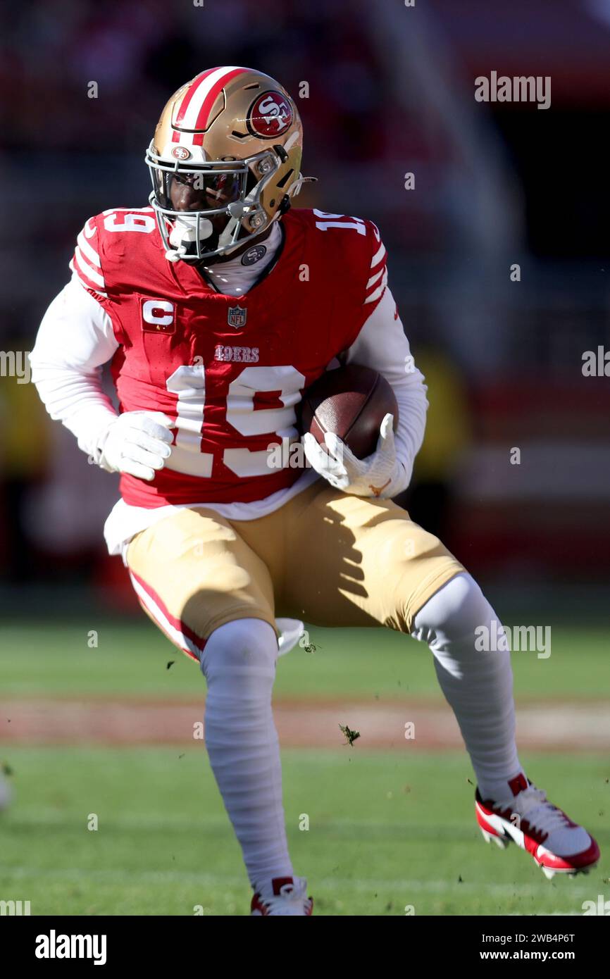 San Francisco 49ers wide receiver Deebo Samuel (19) runs against the ...