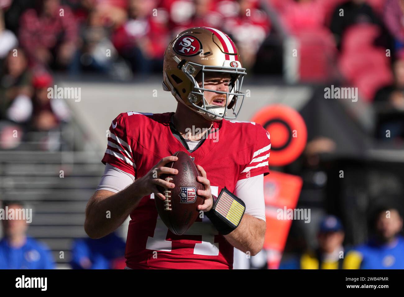 San Francisco 49ers quarterback Sam Darnold (14) looks to pass during ...