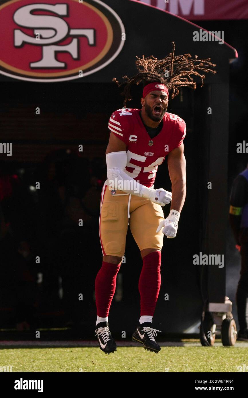 San Francisco 49ers linebacker Fred Warner (54) takes the field for an ...