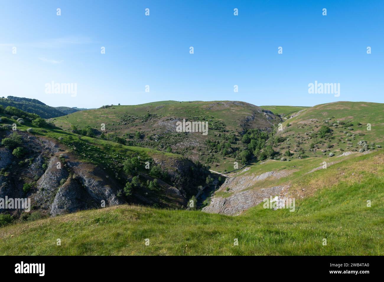 Top of thorpe cloud in dovedale hi-res stock photography and images - Alamy