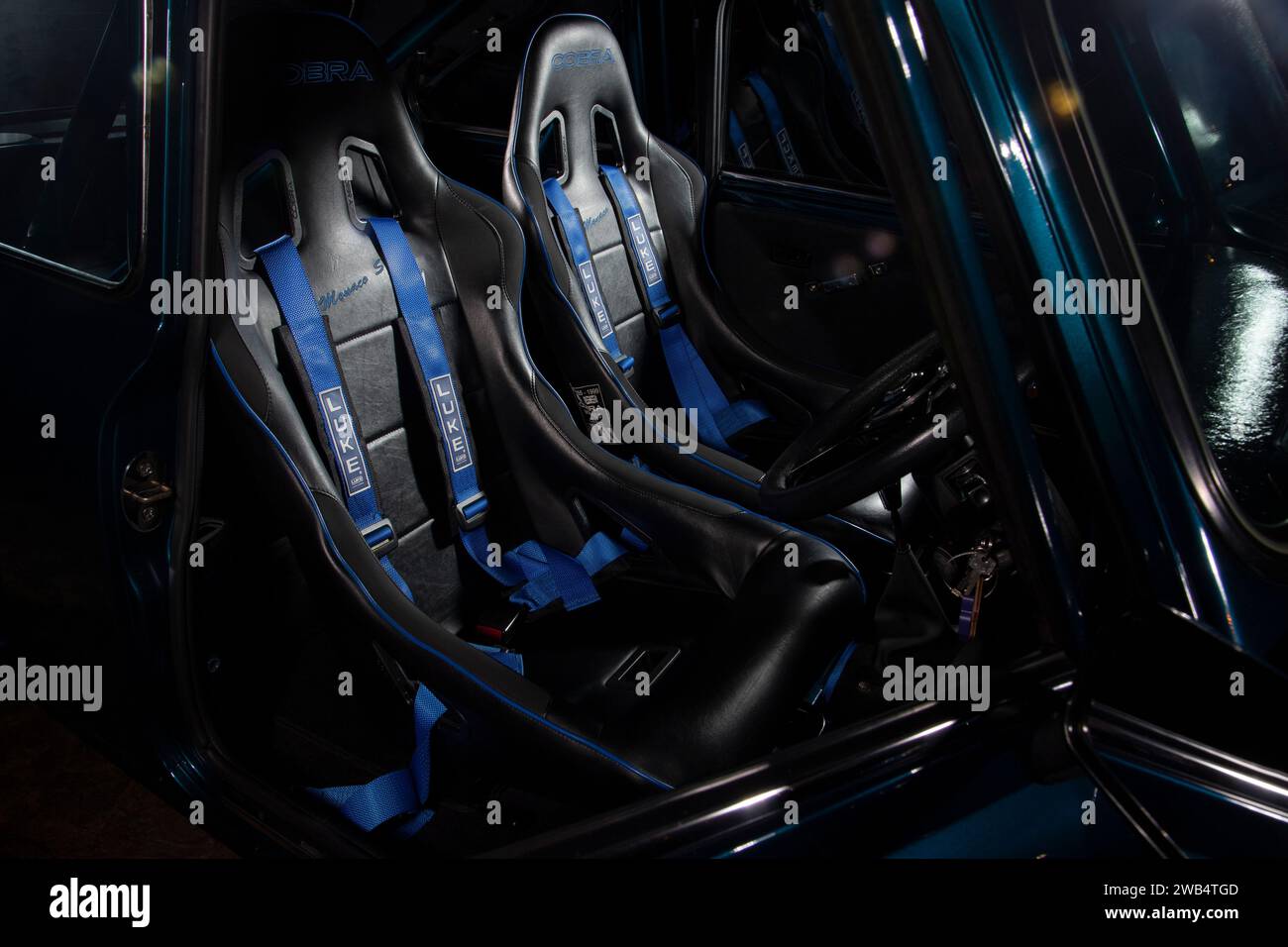 1991 Atlantis Blue Mini classi British car Stock Photo - Alamy