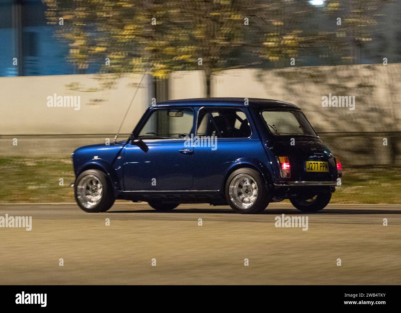 Dark blue mini cooper hi-res stock photography and images - Alamy