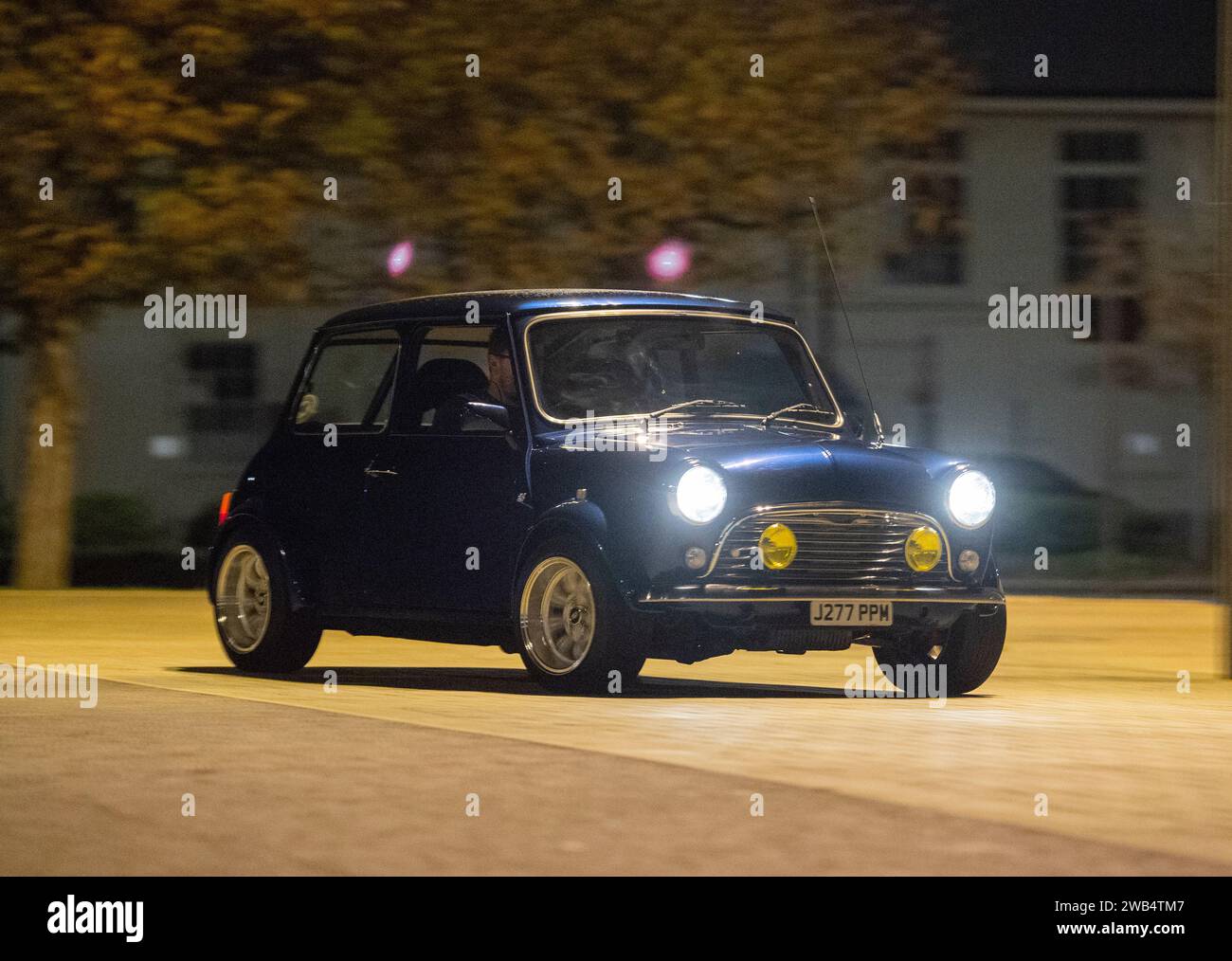 1991 Atlantis Blue Mini classi British car Stock Photo - Alamy