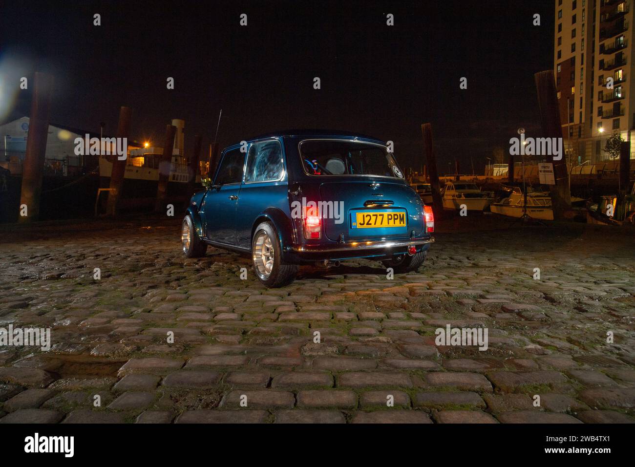 1991 Atlantis Blue Mini classi British car Stock Photo - Alamy