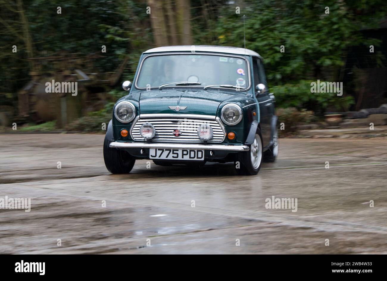 Downton tuned hi-res stock photography and images - Alamy