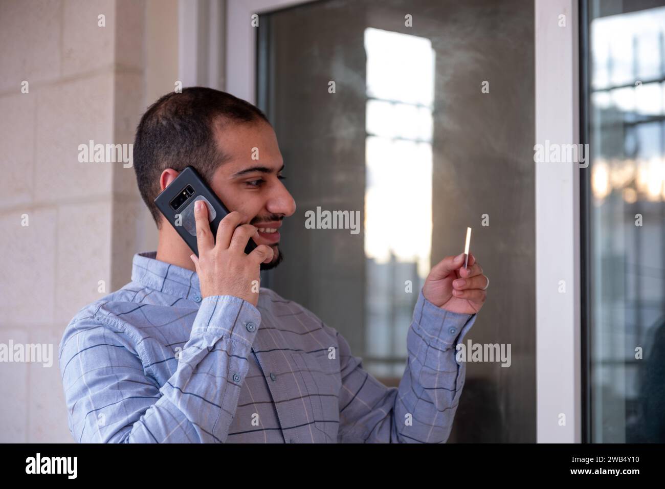 Bank online customer support hi-res stock photography and images - Alamy