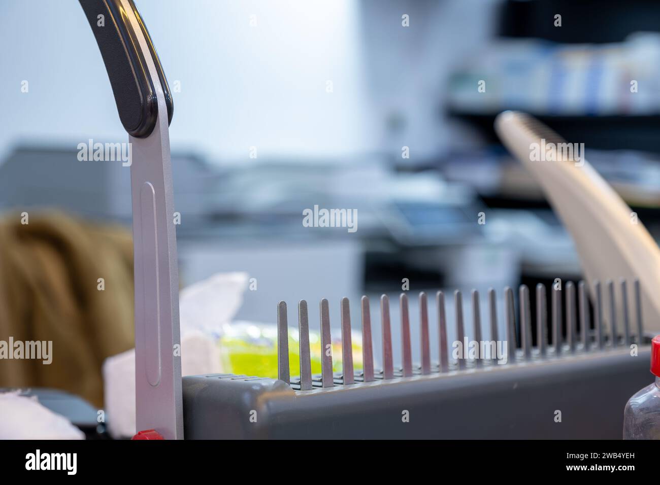 Wire stitching machine hi-res stock photography and images - Alamy