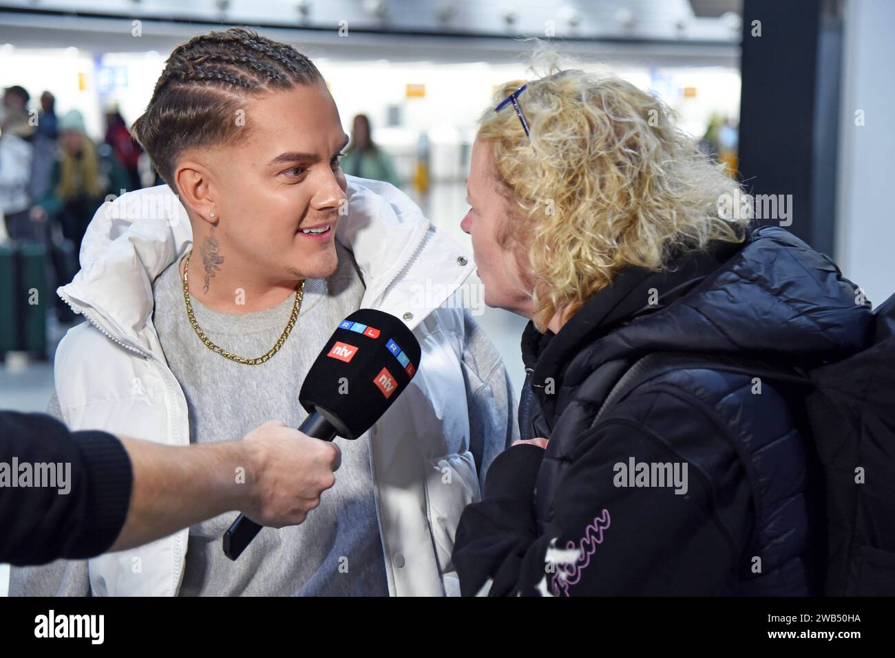 Tim Kampmann twenty4tim mit Mutter Tina Kampmann - Abflug der ...