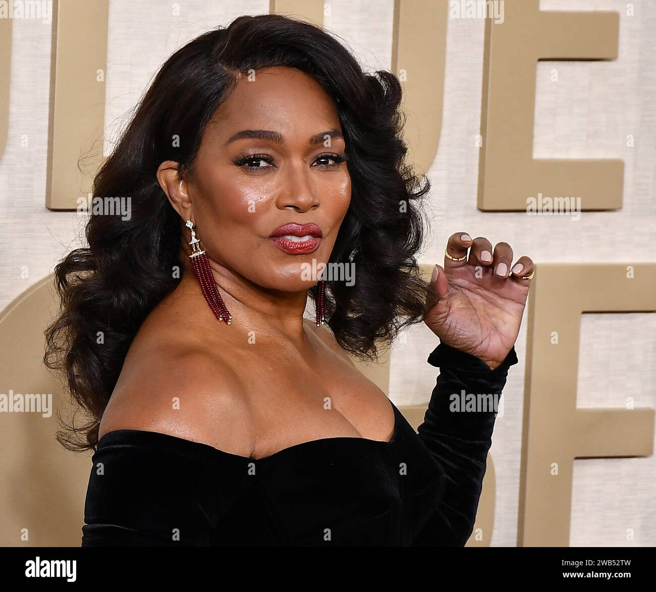 Beverly Hills, USA. 08th Jan, 2024. Angela Bassett attends the 81st ...