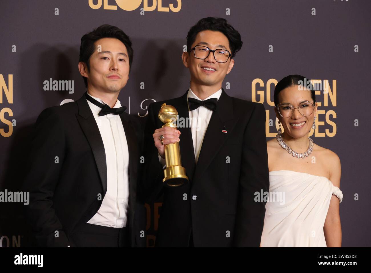 Beverly Hills, USA. 07th Jan, 2024. (L-R) Steven Yeun, Lee Sung Jin and Ali Wong, winners of the ...