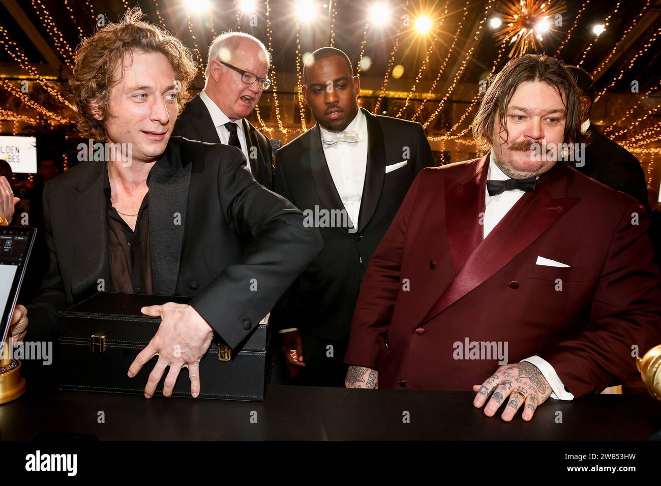 Beverly Hills, United States. 07th Jan, 2024. Jeremy Allen White ...