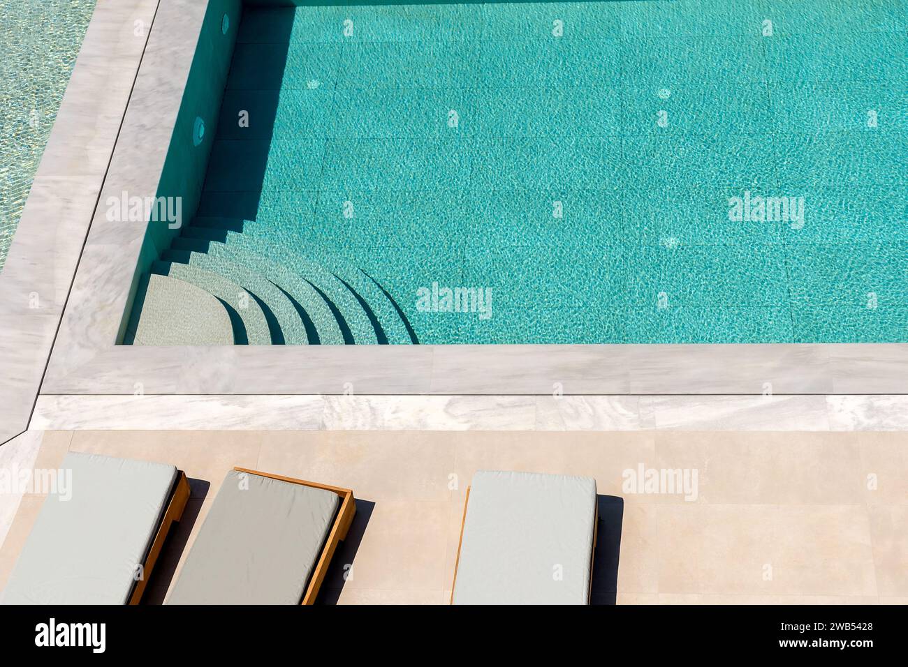 Top view swimming pool hi-res stock photography and images - Alamy