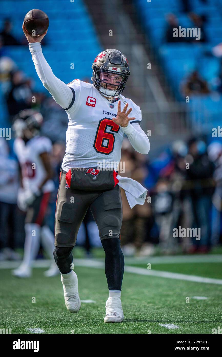 Tampa Bay Buccaneers quarterback Baker Mayfield (6) warms up before n ...