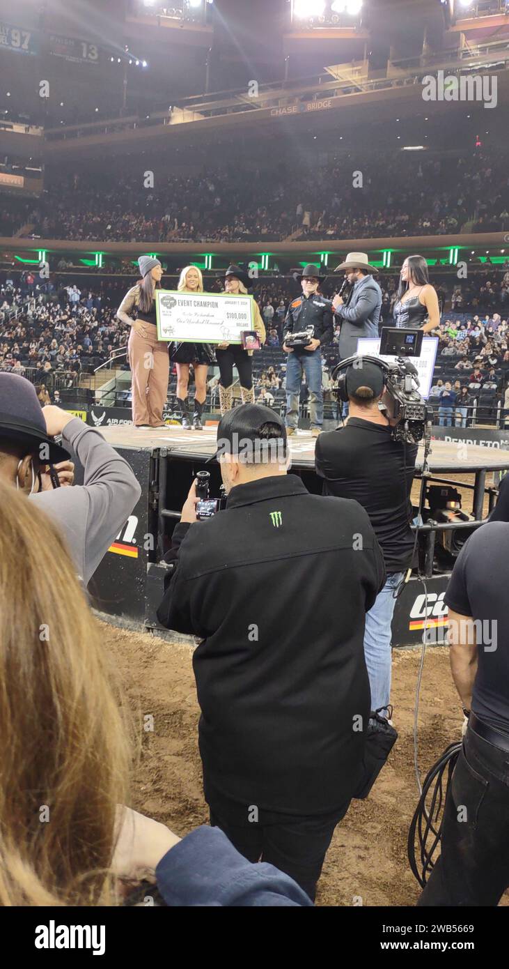 Madison Square Garden, 4 Pennsylvania Plaza, New York, NY 10001 USA ...