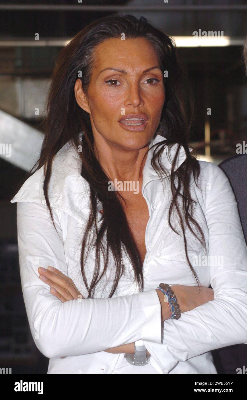 Anna oxa fotografie 2004 hi-res stock photography and images - Alamy